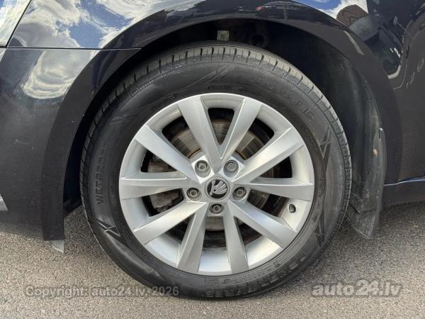 Melns Skoda Octavia 2018 Tallina, ar dzinēja tilpumu 1.60 L un nobraukumu 126 tūkst. km par 12995 €, foto 4 vietnē AUTOMOTO.COM.LV