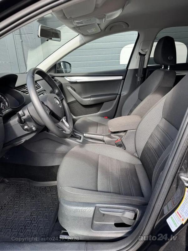Melns Skoda Octavia 2018 Tallina, ar dzinēja tilpumu 1.60 L un nobraukumu 126 tūkst. km par 12995 €, foto 10 vietnē AUTOMOTO.COM.LV