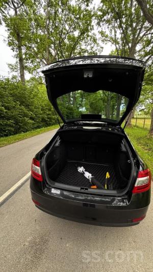 Black Skoda Octavia 2019 in Valmiera, with an engine capacity of 1.60 L and mileage of 147 thousand km for 10500 €, photo 5 on AUTOMOTO.COM.LV