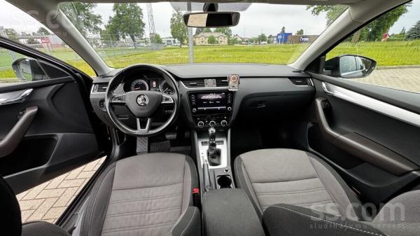 Black Skoda Octavia 2019 in Valmiera, with an engine capacity of 1.60 L and mileage of 147 thousand km for 10500 €, photo 5 on AUTOMOTO.COM.LV