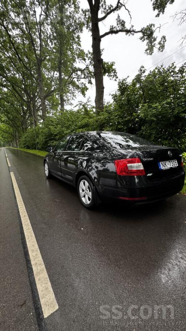 Black Skoda Octavia 2019 in Valmiera, with an engine capacity of 1.60 L and mileage of 147 thousand km for 10500 €, photo 6 on AUTOMOTO.COM.LV