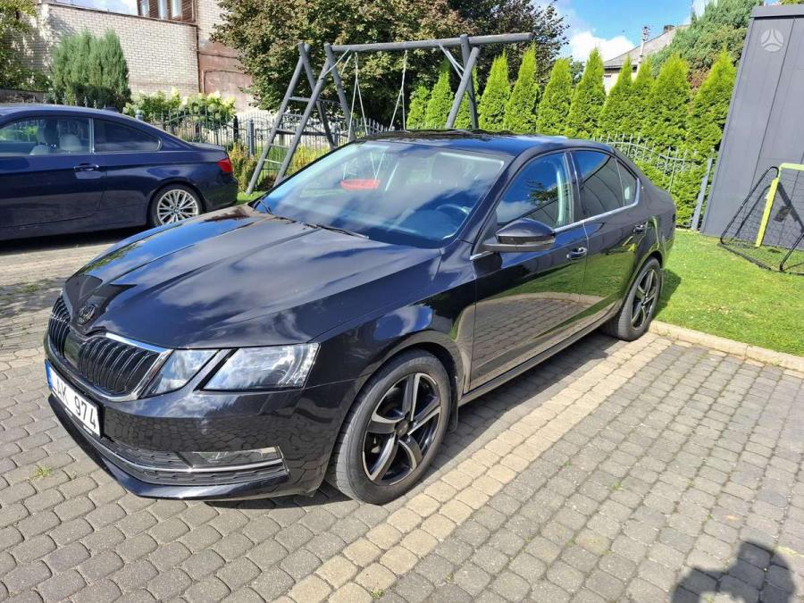 Melns Skoda Octavia 2019 Elektrėnai, ar dzinēja tilpumu 1.50 L un nobraukumu 110 tūkst. km par 9100 €, foto 9 vietnē AUTOMOTO.COM.LV