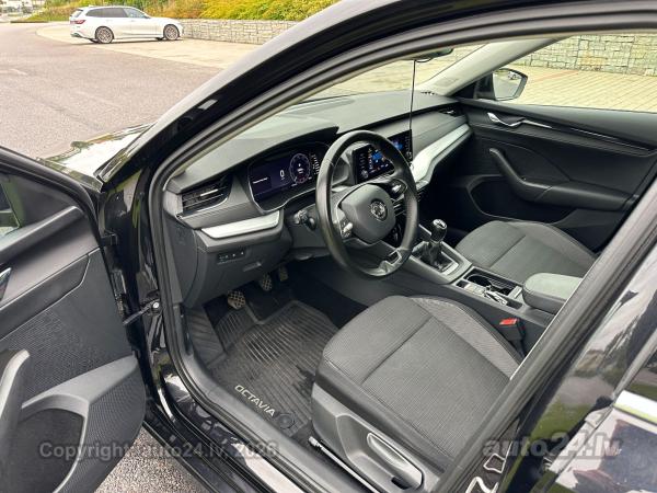Black Skoda Octavia 2020 in Tallinn, with an engine capacity of 2.00 L and mileage of 126 thousand km for 15999 €, photo 6 on AUTOMOTO.COM.LV