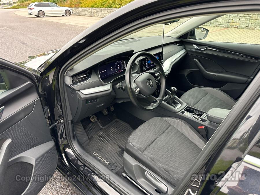 Black Skoda Octavia 2020 in Tallinn, with an engine capacity of 2.00 L and mileage of 126 thousand km for 15999 €, photo 6 on AUTOMOTO.COM.LV