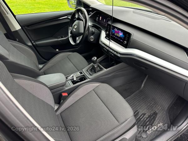Black Skoda Octavia 2020 in Tallinn, with an engine capacity of 2.00 L and mileage of 126 thousand km for 15999 €, photo 9 on AUTOMOTO.COM.LV