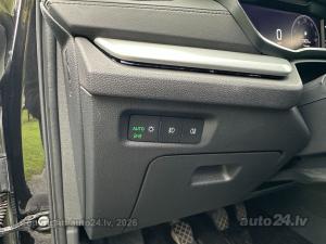 Black Skoda Octavia 2020 in Tallinn, with an engine capacity of 2.00 L and mileage of 126 thousand km for 15999 €, photo 12 on AUTOMOTO.COM.LV