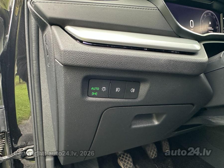 Black Skoda Octavia 2020 in Tallinn, with an engine capacity of 2.00 L and mileage of 126 thousand km for 15999 €, photo 12 on AUTOMOTO.COM.LV