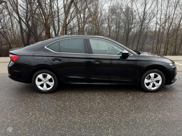 Black Skoda Octavia 2021 in Vilnius, with an engine capacity of 2.00 L and mileage of 73 thousand km for 18400 €, photo 9 on AUTOMOTO.COM.LV