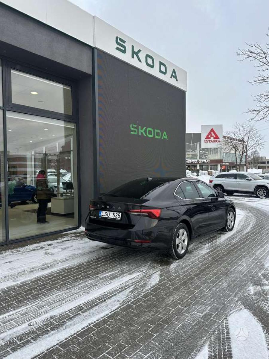 Black Skoda Octavia 2021 in Klaipeda, with an engine capacity of 1.97 L and mileage of 62 thousand km for 21800 €, photo 4 on AUTOMOTO.COM.LV