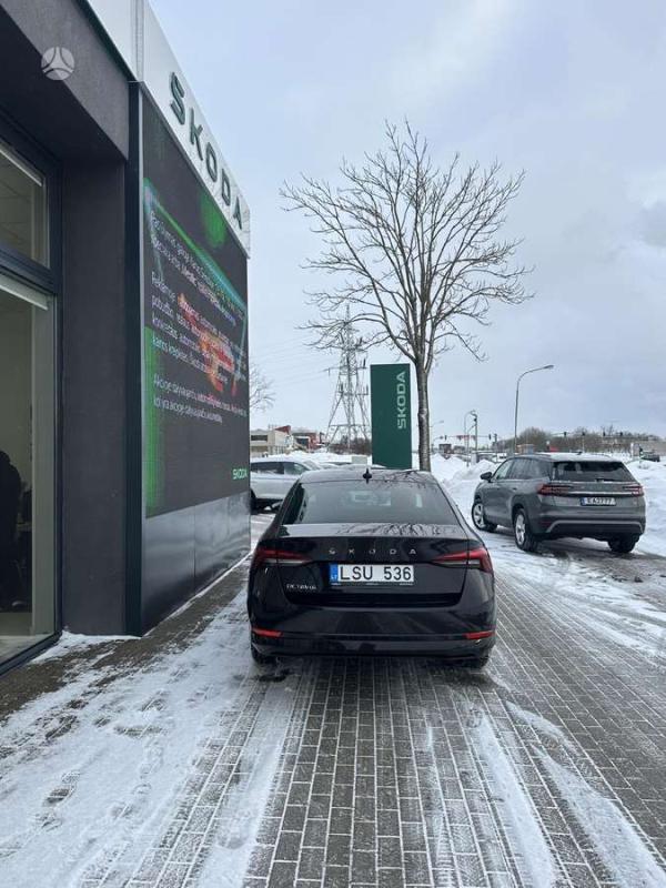Black Skoda Octavia 2021 in Klaipeda, with an engine capacity of 1.97 L and mileage of 62 thousand km for 21800 €, photo 5 on AUTOMOTO.COM.LV