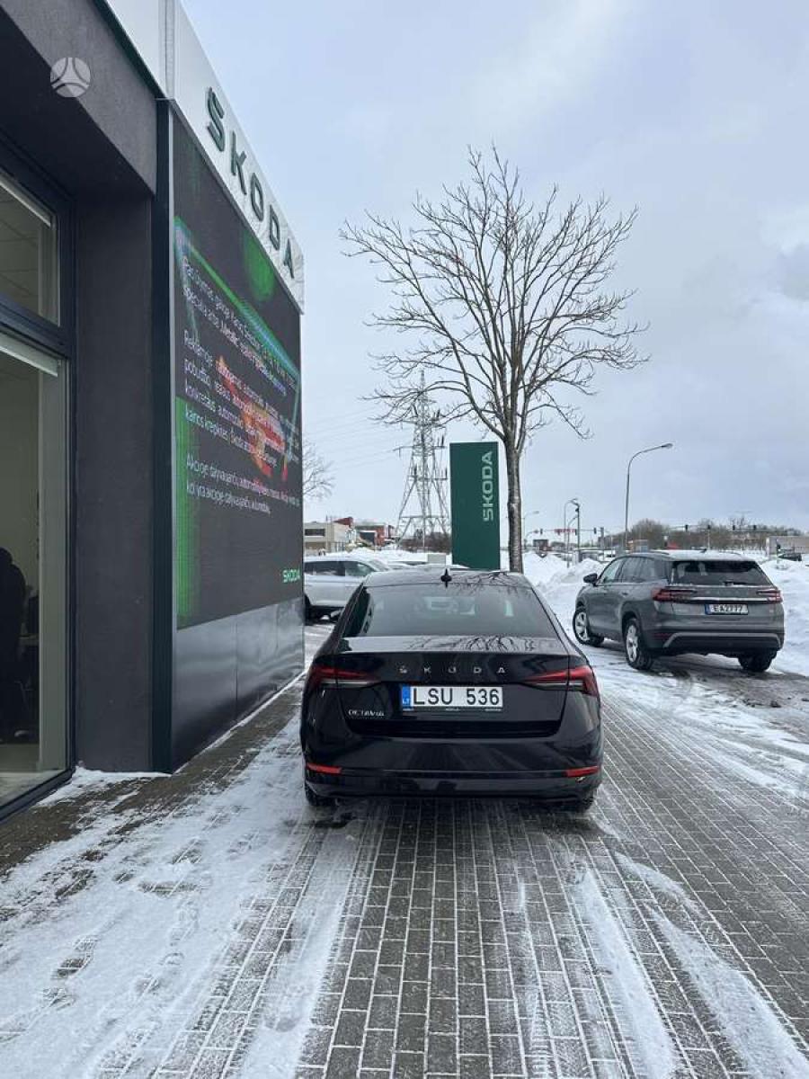 Black Skoda Octavia 2021 in Klaipeda, with an engine capacity of 1.97 L and mileage of 62 thousand km for 21800 €, photo 5 on AUTOMOTO.COM.LV
