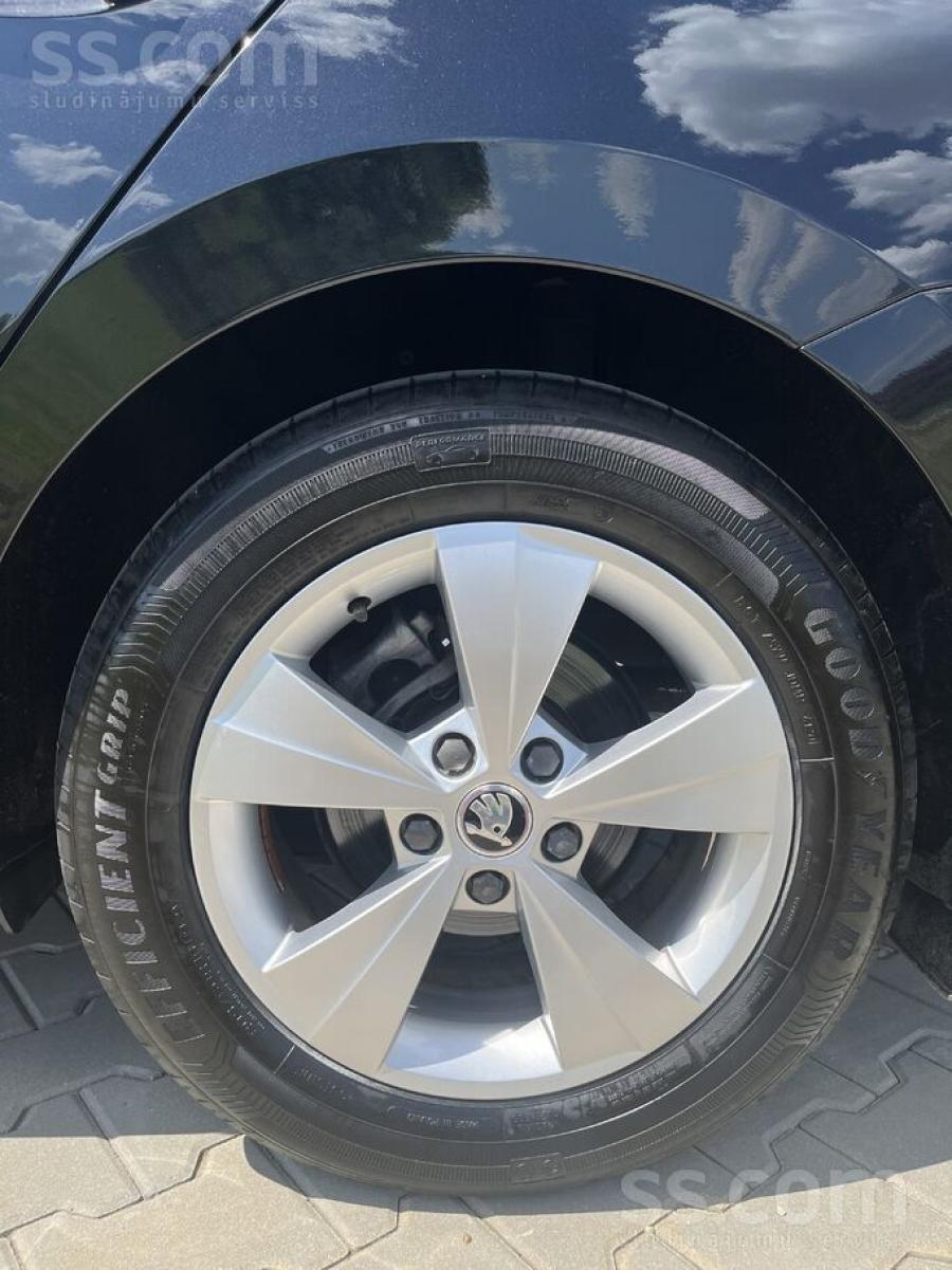 Melns Skoda Octavia 2021 Rīga, ar dzinēja tilpumu 1.00 L un nobraukumu 108 tūkst. km par 15800 €, foto 12 vietnē AUTOMOTO.COM.LV