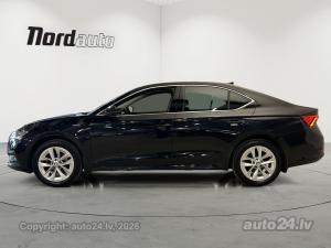 Black Skoda Octavia 2022 in Tallinn, with an engine capacity of 1.50 L and mileage of 125 thousand km for 16500 €, photo 3 on AUTOMOTO.COM.LV