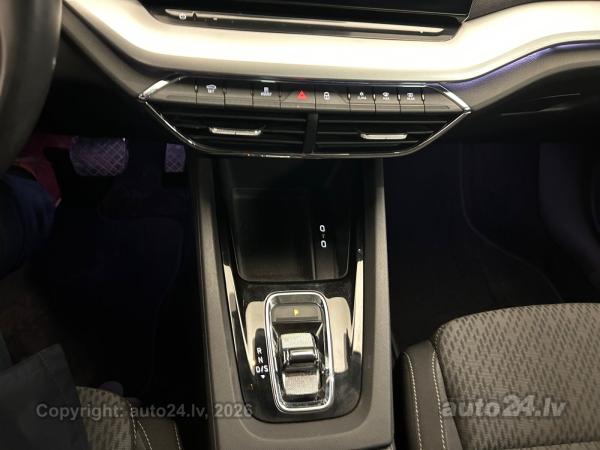 Black Skoda Octavia 2022 in Tallinn, with an engine capacity of 1.50 L and mileage of 125 thousand km for 16500 €, photo 10 on AUTOMOTO.COM.LV