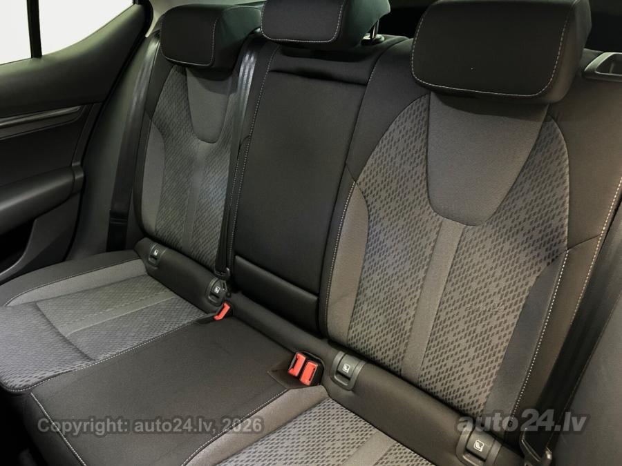 Black Skoda Octavia 2022 in Tallinn, with an engine capacity of 1.50 L and mileage of 125 thousand km for 16500 €, photo 12 on AUTOMOTO.COM.LV