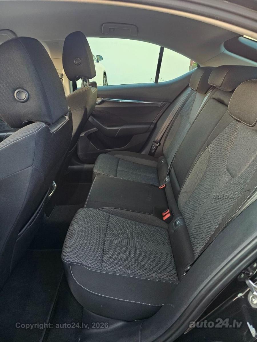Melns Skoda Octavia 2022 Tallina, ar dzinēja tilpumu 1.50 L un nobraukumu 125 tūkst. km par 19500 €, foto 16 vietnē AUTOMOTO.COM.LV