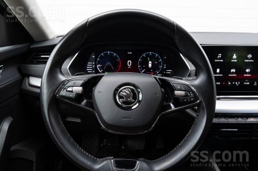 Black Skoda Octavia 2022 in Riga, with an engine capacity of 1.00 L and mileage of 101 thousand km for 14950 €, photo 20 on AUTOMOTO.COM.LV