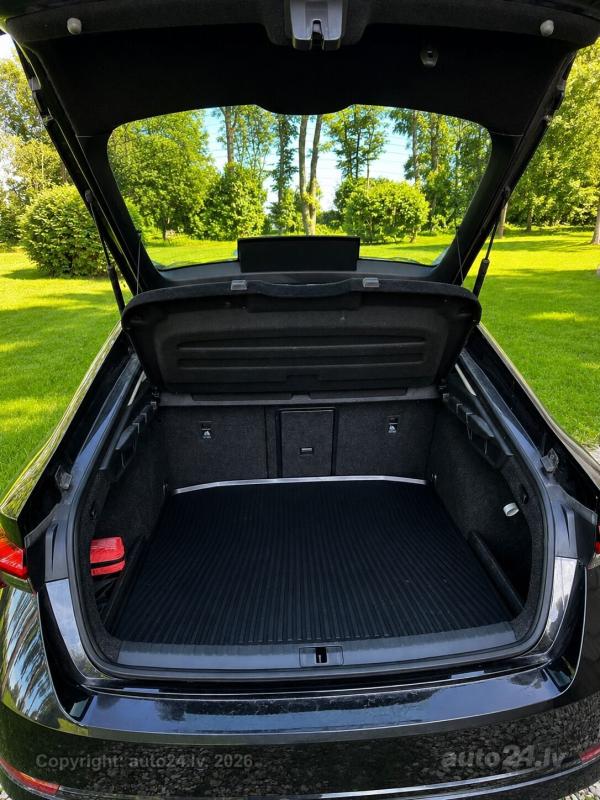 Black Skoda Octavia 2022 in Tallinn, with an engine capacity of 1.50 L and mileage of 86 thousand km for 18000 €, photo 7 on AUTOMOTO.COM.LV