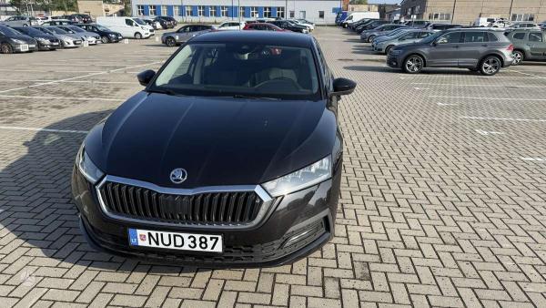 Black Skoda Octavia 2022 in Palanga, with an engine capacity of 1.97 L and mileage of 220 thousand km for 14300 €, photo 2 on AUTOMOTO.COM.LV