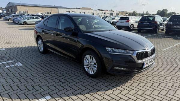 Black Skoda Octavia 2022 in Palanga, with an engine capacity of 1.97 L and mileage of 220 thousand km for 14300 €, photo 3 on AUTOMOTO.COM.LV