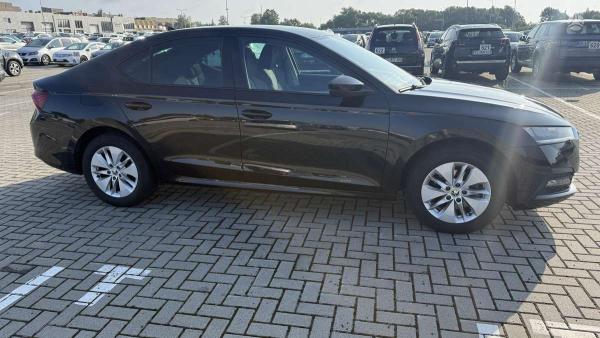 Black Skoda Octavia 2022 in Palanga, with an engine capacity of 1.97 L and mileage of 220 thousand km for 14300 €, photo 4 on AUTOMOTO.COM.LV
