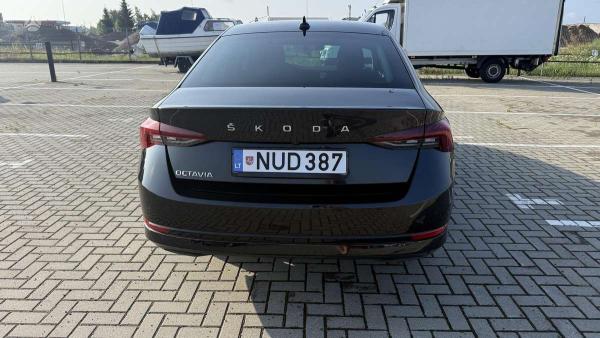 Black Skoda Octavia 2022 in Palanga, with an engine capacity of 1.97 L and mileage of 220 thousand km for 14300 €, photo 6 on AUTOMOTO.COM.LV