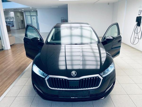 Black Skoda Octavia 2022 in Johvi, with an engine capacity of 1.00 L and mileage of 110 thousand km for 15900 €, photo 3 on AUTOMOTO.COM.LV