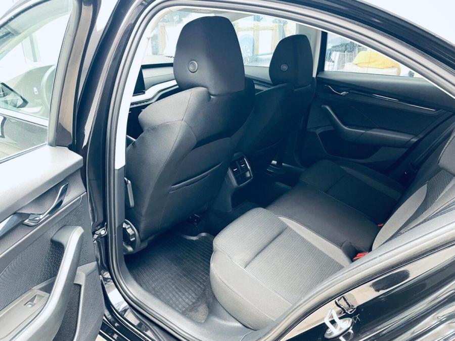 Melns Skoda Octavia 2022 Jehvi, ar dzinēja tilpumu 1.00 L un nobraukumu 110 tūkst. km par 15900 €, foto 9 vietnē AUTOMOTO.COM.LV