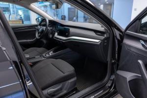 Black Skoda Octavia 2023 in Johvi, with an engine capacity of 1.50 L and mileage of 39 thousand km for 19000 €, photo 12 on AUTOMOTO.COM.LV