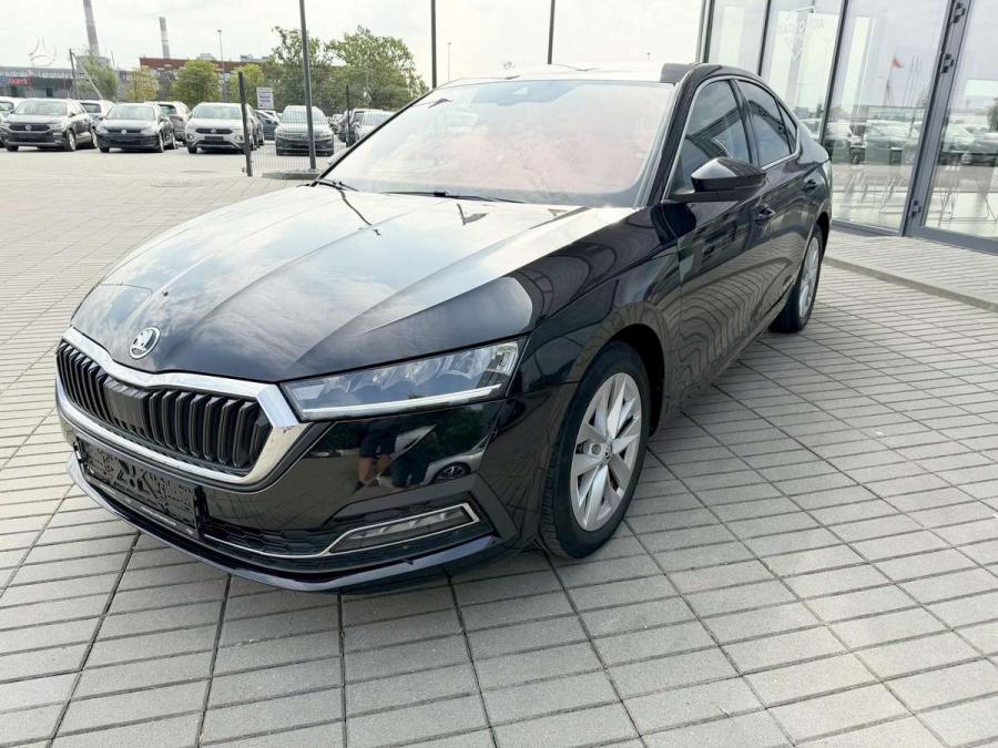 Black Skoda Octavia 2023 in Kaunas, with an engine capacity of 1.50 L and mileage of 175 thousand km for 16900 €, photo 1 on AUTOMOTO.COM.LV