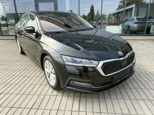 Black Skoda Octavia 2023 in Kaunas, with an engine capacity of 1.50 L and mileage of 175 thousand km for 16900 €, photo 3 on AUTOMOTO.COM.LV