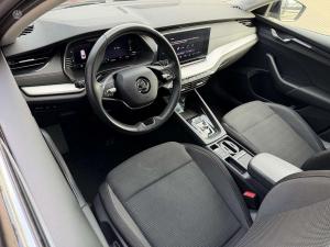 Black Skoda Octavia 2023 in Kaunas, with an engine capacity of 1.50 L and mileage of 175 thousand km for 16900 €, photo 6 on AUTOMOTO.COM.LV