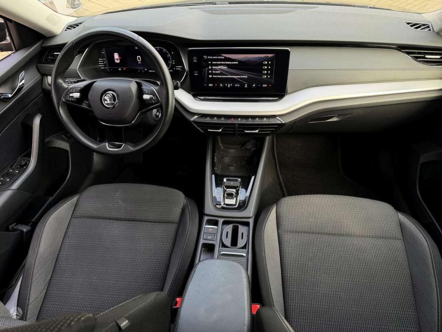 Black Skoda Octavia 2023 in Kaunas, with an engine capacity of 1.50 L and mileage of 175 thousand km for 16900 €, photo 9 on AUTOMOTO.COM.LV
