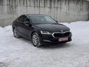 Black Skoda Octavia 2024 in Vilnius, with an engine capacity of 1.00 L and mileage of 55 thousand km for 22500 €, photo 2 on AUTOMOTO.COM.LV