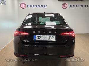 Melns Skoda Octavia 2024 Tallina, ar dzinēja tilpumu 1.50 L un nobraukumu 40 tūkst. km par 25900 €, foto 6 vietnē AUTOMOTO.COM.LV