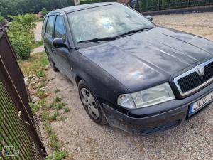 Melns Skoda Octavia 2000 Viļņa, ar dzinēja tilpumu 1.60 L un nobraukumu 326 tūkst. km par 349 €, foto  vietnē AUTOMOTO.COM.LV