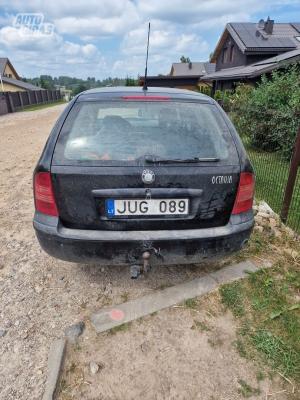 Melns Skoda Octavia 2000 Viļņa, ar dzinēja tilpumu 1.60 L un nobraukumu 326 tūkst. km par 349 €, foto 5 vietnē AUTOMOTO.COM.LV
