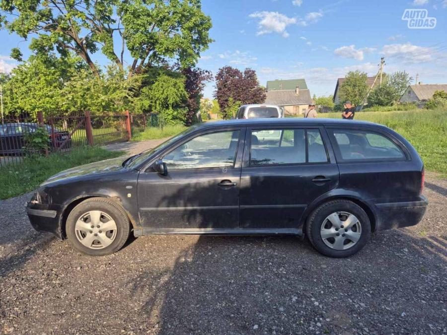 Melns Skoda Octavia 2000 Viļņa, ar dzinēja tilpumu 1.60 L un nobraukumu 326 tūkst. km par 349 €, foto 6 vietnē AUTOMOTO.COM.LV