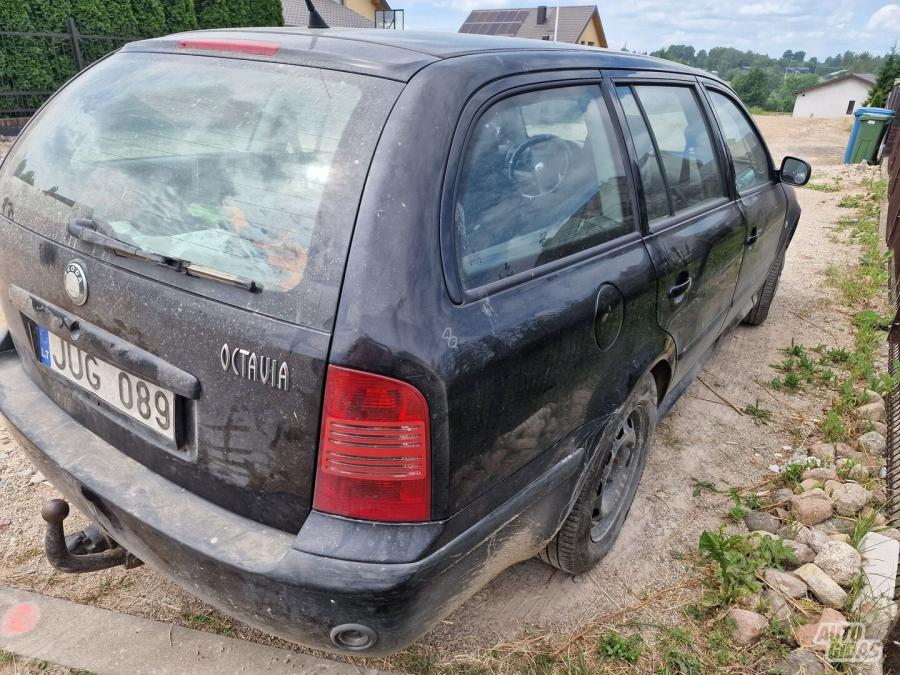 Melns Skoda Octavia 2000 Viļņa, ar dzinēja tilpumu 1.60 L un nobraukumu 326 tūkst. km par 349 €, foto 7 vietnē AUTOMOTO.COM.LV