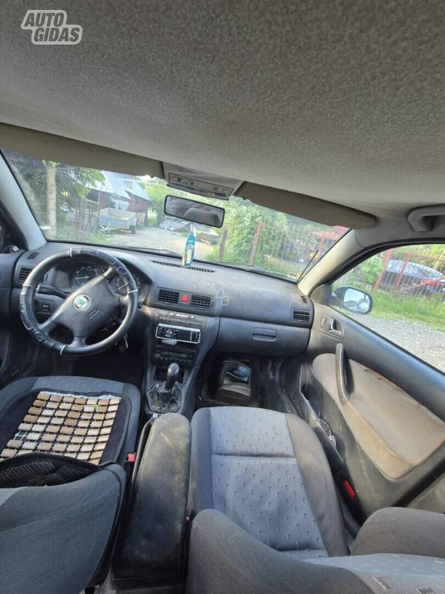 Melns Skoda Octavia 2000 Viļņa, ar dzinēja tilpumu 1.60 L un nobraukumu 326 tūkst. km par 349 €, foto 8 vietnē AUTOMOTO.COM.LV