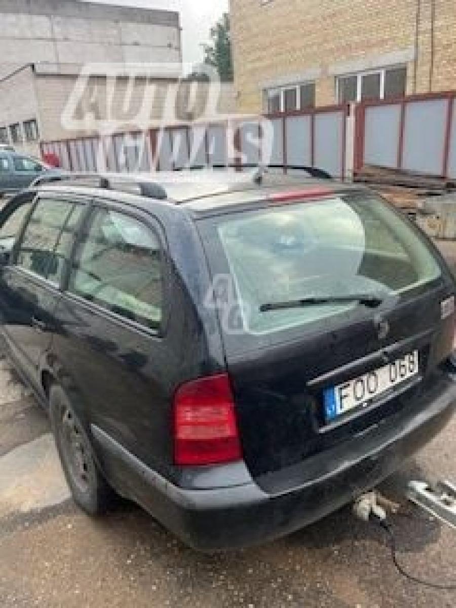 Черный Шкода Октавия 2001 в Паневежис, объемом двигателя 1.90 л и пробегом 402 тыс. км за 450 €, фото 5 на AUTOMOTO.COM.LV