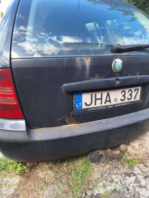 Melns Skoda Octavia 2001 Kaišiadorys, ar dzinēja tilpumu 1.90 L un nobraukumu 345 tūkst. km par 800 €, foto 6 vietnē AUTOMOTO.COM.LV