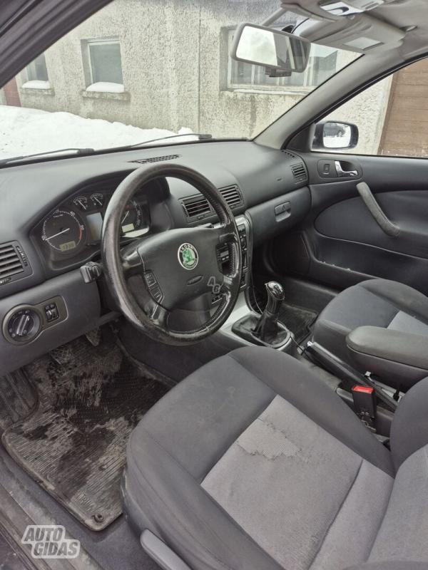 Melns Skoda Octavia 2002 Kelmė, ar dzinēja tilpumu 1.90 L un nobraukumu 400 tūkst. km par 1000 €, foto 5 vietnē AUTOMOTO.COM.LV
