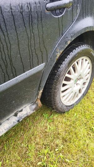 Melns Skoda Octavia 2003 Liepāja, ar dzinēja tilpumu 1.80 L un nobraukumu 423 tūkst. km par 800 €, foto 17 vietnē AUTOMOTO.COM.LV