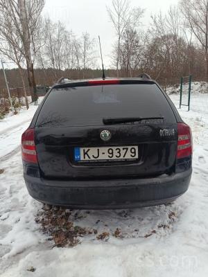 Black Skoda Octavia 2005 in Daugavpils, with an engine capacity of 2.00 L and mileage of 218 thousand km for 2700 €, photo 3 on AUTOMOTO.COM.LV