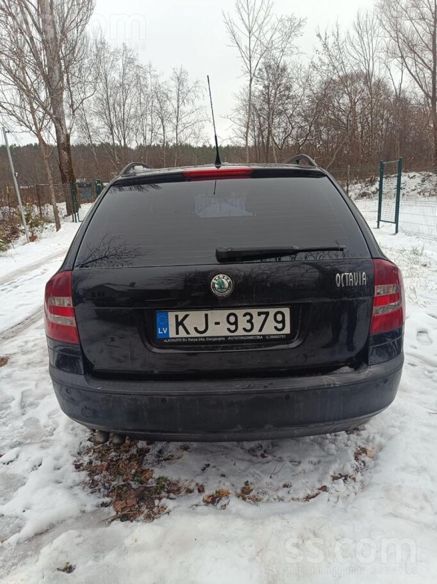 Black Skoda Octavia 2005 in Daugavpils, with an engine capacity of 2.00 L and mileage of 218 thousand km for 2700 €, photo 3 on AUTOMOTO.COM.LV