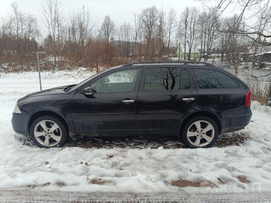 Black Skoda Octavia 2005 in Daugavpils, with an engine capacity of 2.00 L and mileage of 218 thousand km for 2700 €, photo 4 on AUTOMOTO.COM.LV