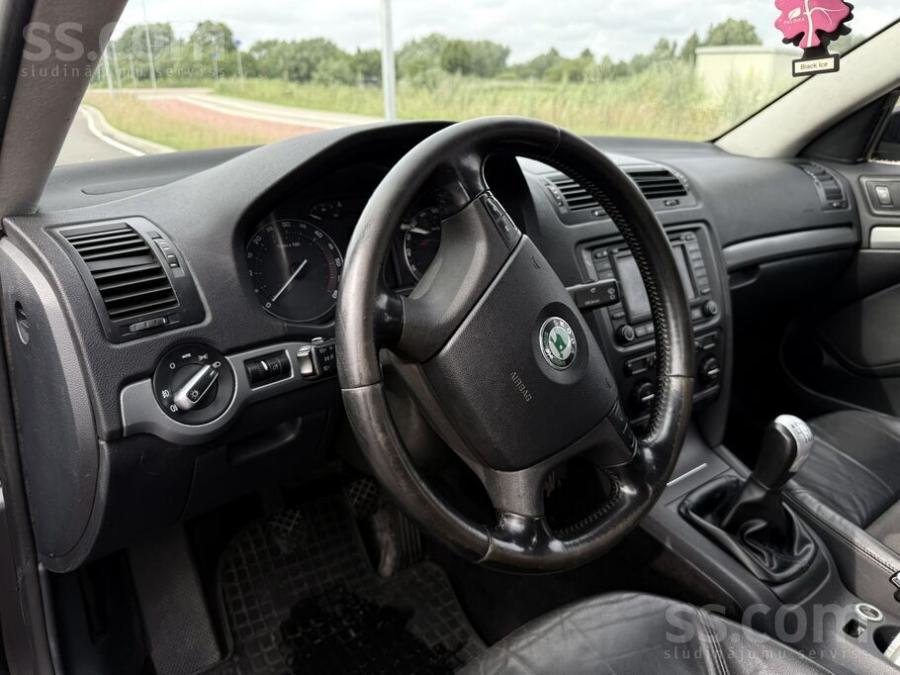 Black Skoda Octavia 2005 in Liepaja, with an engine capacity of 2.00 L and mileage of 564 thousand km for 1900 €, photo 17 on AUTOMOTO.COM.LV
