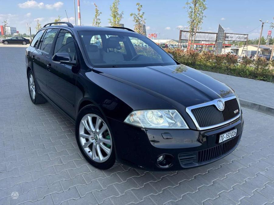 Black Skoda Octavia 2005 in Vilnius, with an engine capacity of 1.98 L and mileage of 246 thousand km for 3300 €, photo 1 on AUTOMOTO.COM.LV