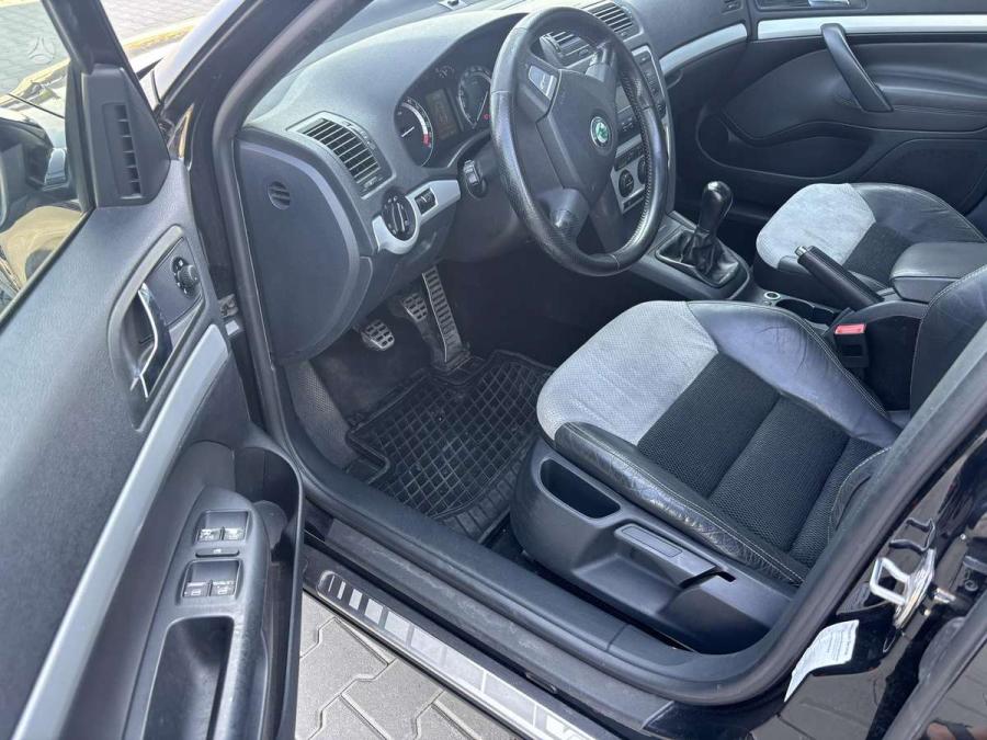 Black Skoda Octavia 2005 in Vilnius, with an engine capacity of 1.98 L and mileage of 246 thousand km for 3300 €, photo 14 on AUTOMOTO.COM.LV